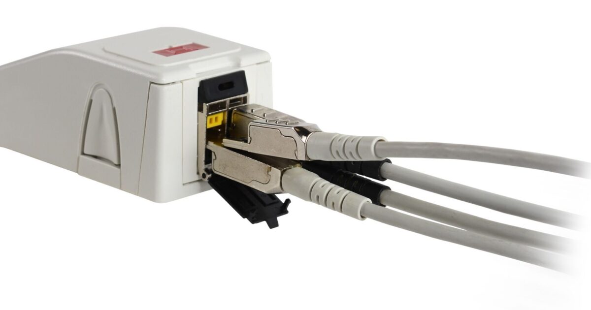 Siemon demonstrates single-pair… | Smart Infrastructure Magazine